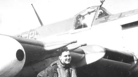 H-bomb programme pilot calls for recognition of service