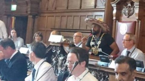 Sheffield Mayor Magid Magid 'bans' Donald Trump from city - BBC News