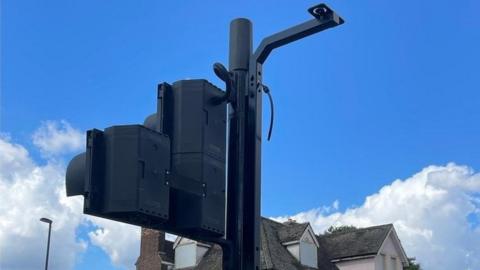 Ulez: More than 300 cameras damaged or stolen in four months - BBC News