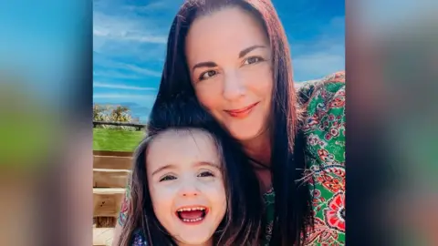 Nottingham: Hospital inquiry after dementia patient walks out