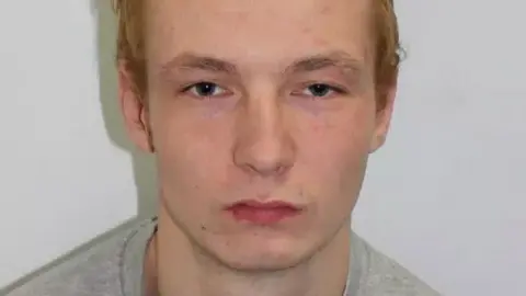 Man who stabbed undercover Met policeman jailed