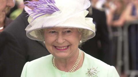 Queen Elizabeth II's history with Dorset - BBC News