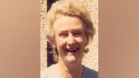 Doreen Morris murder: Community 'refuse to share truth' - lawyer - BBC News