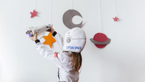 What’s the difference between an astronaut and a cosmonaut? - BBC Newsround