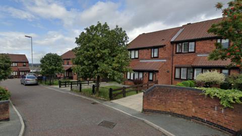 Sam Rimmer: Three murder arrests over Liverpool street shooting - BBC News