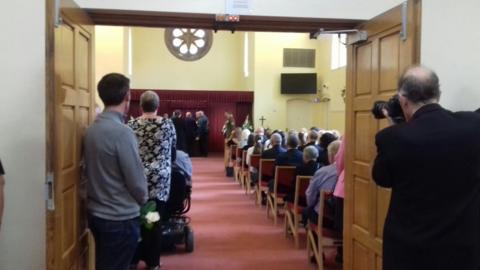 The man with no-one to mourn him - BBC News