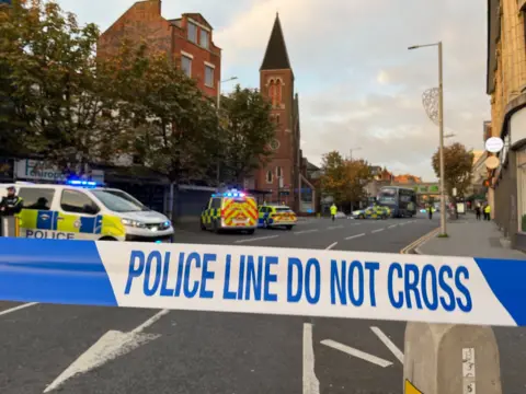 Lower Parliament Street: Woman dies after being hit by bus in Nottingham