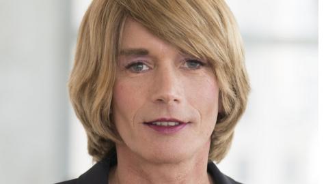 Should your email say if you're he, she or they? - BBC News