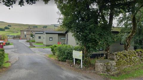 Hawes campsite death: Arrest after woman's body found - BBC News