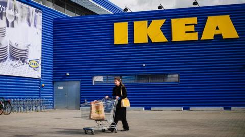 Ikea founder Ingvar Kamprad dies in Sweden at 91 - BBC News