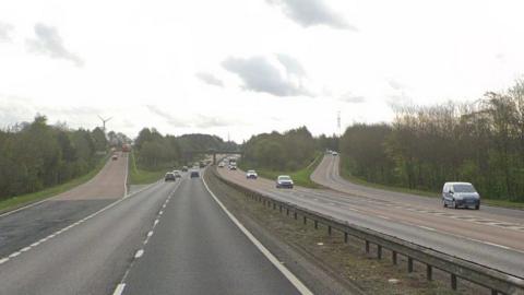 Woman, 28, critical after three-car-crash on A92 in Fife - BBC News