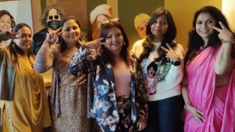 The Indian women calling themselves ‘proudly single’ - BBC News