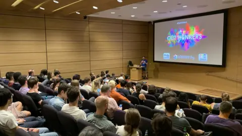 LGBT+ scientists affected by discrimination