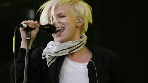 Robyn: 'I didn't want to be a role model' - BBC News