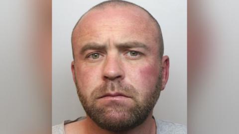 Derbyshire police officer guilty over sex act avoids jail - BBC News