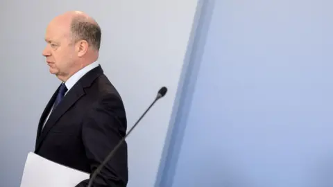 Deutsche Bank sacks British boss John Cryan after years of losses