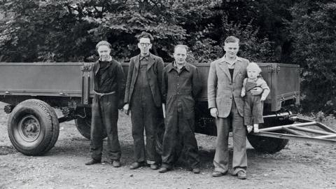 Platinum-diggers: JCB excavators marks 70th anniversary - BBC News