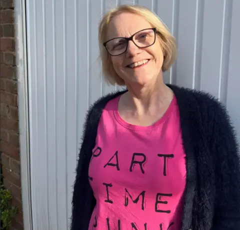 Tributes to Leicester 'punk mum' who inspired women to play in bands