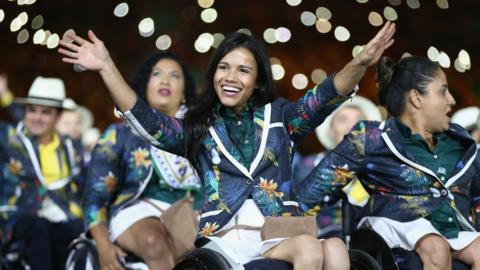 El seductor baile de Amy Purdy y otros momentos que nos dejaron ...