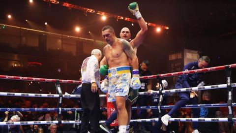 Fury vs Usyk: Usyk's epic victory over Fury in 10 pictures - BBC Sport