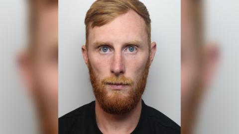 Non-fatal strangulation: Spalding man jailed for 34 months - BBC News
