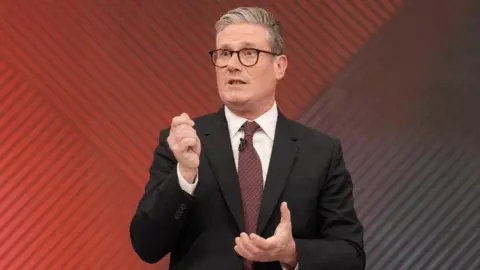 Newspaper headlines: Starmer 'prioritises growth' and 'election flutter'