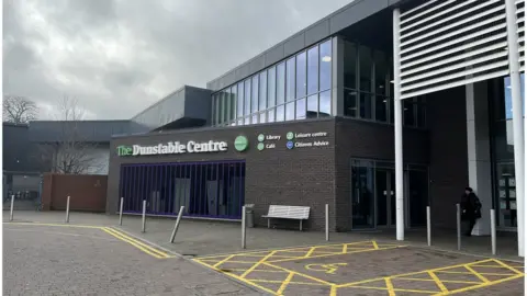 Dunstable 'green pool' closure a 'huge blow' to swimmers