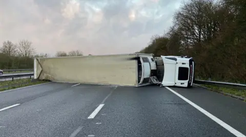 Overturned potato lorry shuts part of M5 in Devon