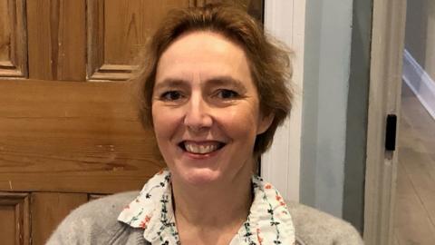 Christmas cards 'even more poignant' this year - BBC News