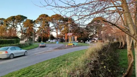 Traffic warning for Cedars roundabout in Bickington as works start