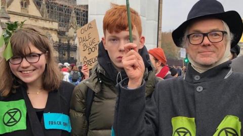 Euston tunnel protest: Dr Larch Maxey removed by bailiffs - BBC News