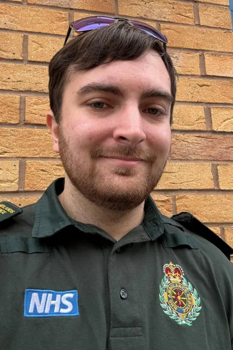 King's Medal for medics who stopped speeding car on M6