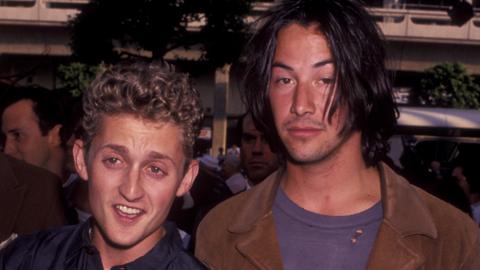 Bill and Ted actor Alex Winter supports British man's tumour fund - BBC ...