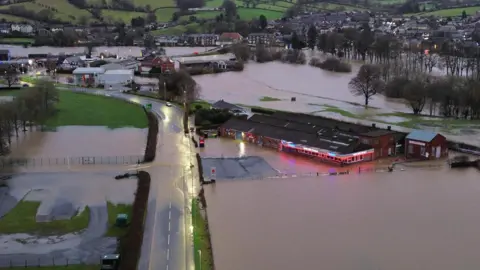 Storm Darragh Wales: Pub's big losses as thousands without power