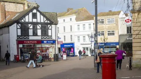 Trowbridge town centre paths to be improved in 2024