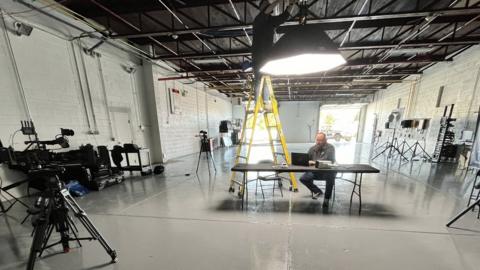 The tech flaw that lets hackers control surveillance cameras - BBC News