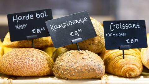 Dutch 'Anne & Frank' bakery to be renamed after outcry - BBC News