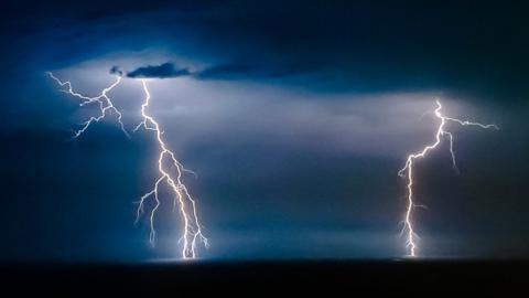 Lewis stone circle has star-shaped lightning strike - BBC News