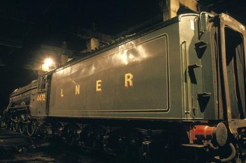 Flying Scotsman steam train celebrates 100 years - BBC News