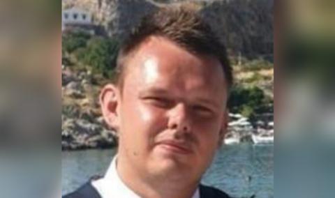 Murder arrests over West Bromwich pub attack - BBC News