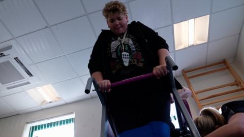 Disability: Doctor felt shunned by hospitals in Wales - BBC News