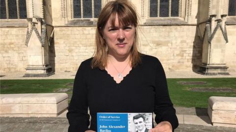 John Bayliss: Tributes paid to 'true gentleman' rugby star - BBC News