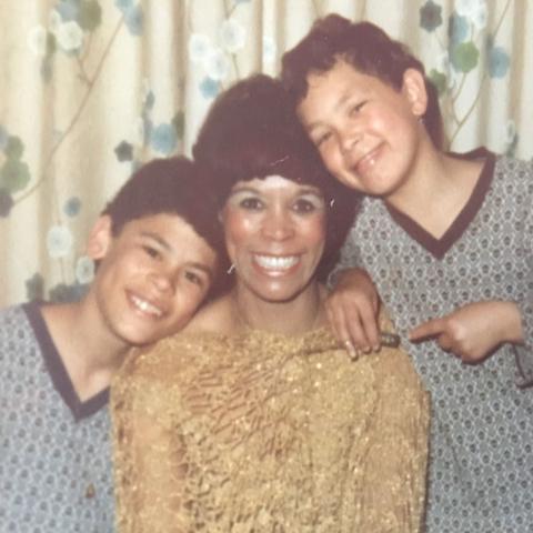 Cardiff: Patti Flynn first black woman awarded purple plaque - BBC News