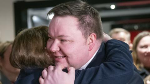 Trafford Council: New MP's replacement as leader confirmed - BBC News