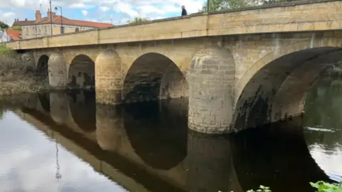 Tadcaster residents bemoan 10-year wait for flood defences