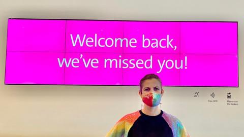 V&A Dundee reopens with 'poignant' paean to clubland - BBC News