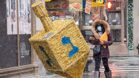 Hanukkah: en qué consiste esta fiesta judía y cómo se celebra - BBC ...