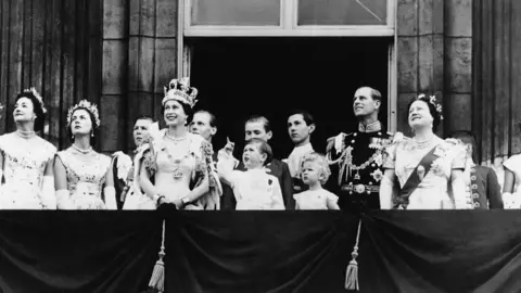 Queen's Coronation pilot, 93, longs to fly again