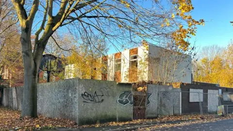 Bagot Arms: Shops and flats plan to transform notorious pub site