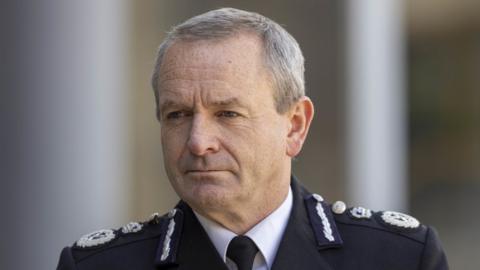 Police Scotland chief constable to retire in summer - BBC News